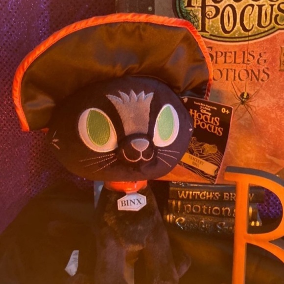 Disney | Holiday | Rare Exclusive Disney Parks New Thackery Binx Plush ...
